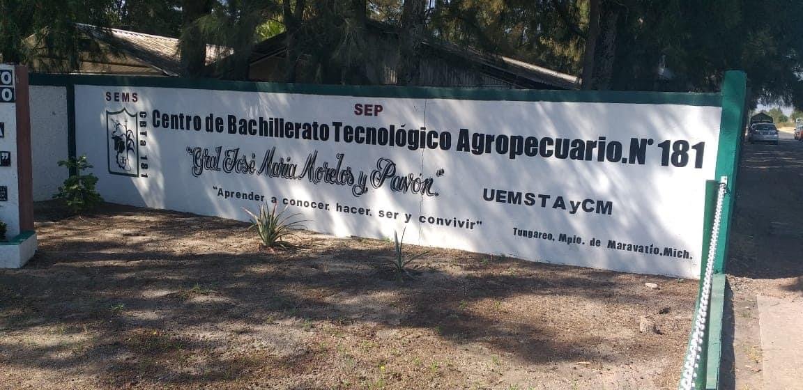 Inician construcción de plataforma para cancha de fútbol rápido en CBTA 181